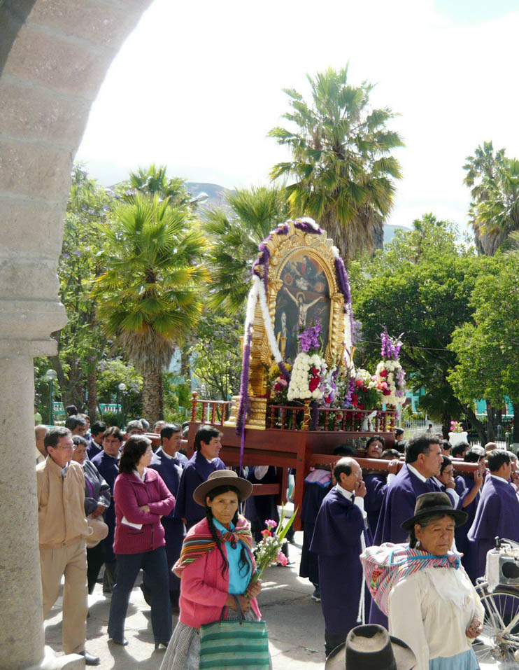 Armonía - Huanta: Mes morado: Señor de los Milagros Armonía - Huanta: Mes morado: Señor de los Milagros