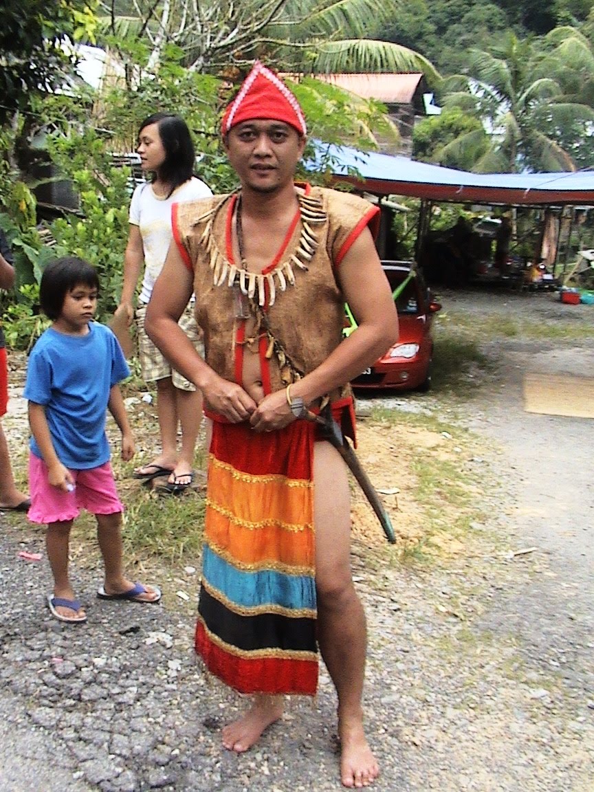 Lielyan Hubong Page: Annah Rais Longhouse(Bidayuh Culture)
