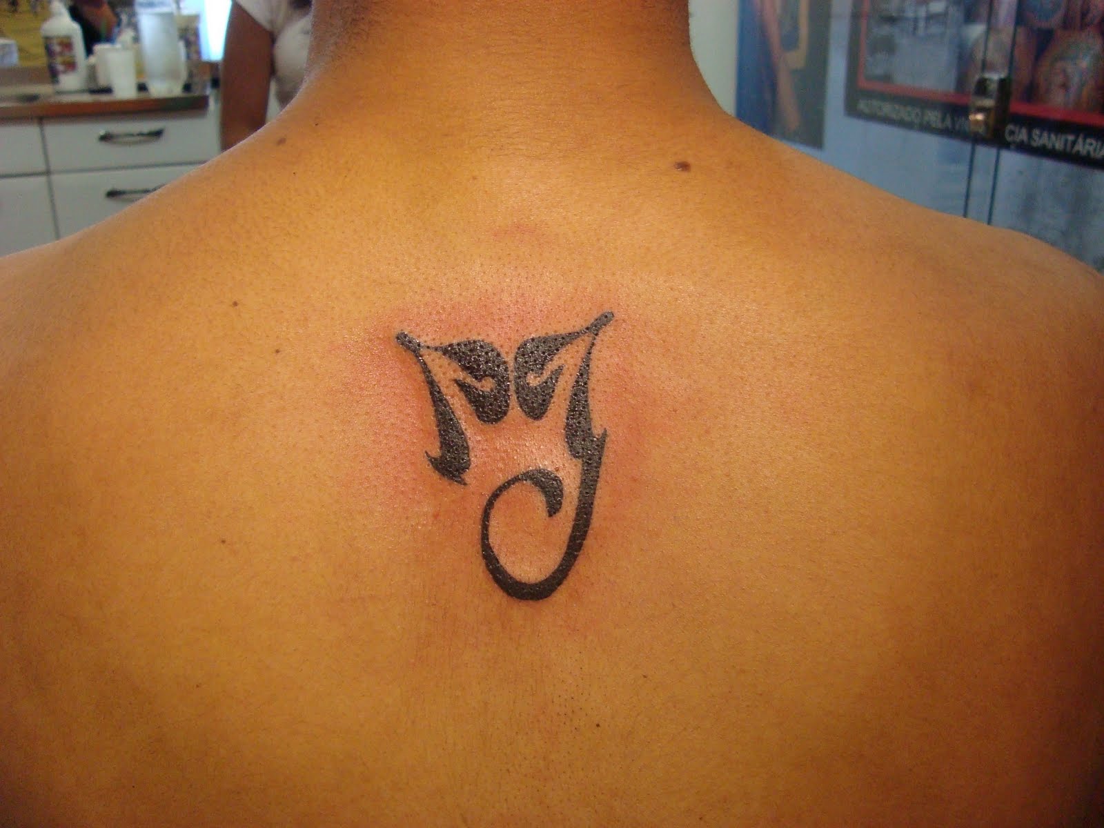 MJ. Simbolo de Michael Jackson ~ André Bertolini Tattoo