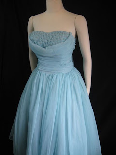 Gertie's New Blog for Better Sewing: Inspiration: the Shelf Bust
