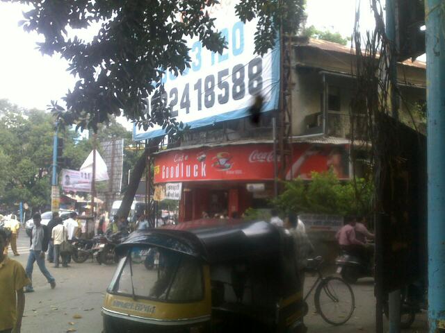 Mostly Gastronomic Ramblings of a regular Bengali.: Cafe Goodluck, Pune