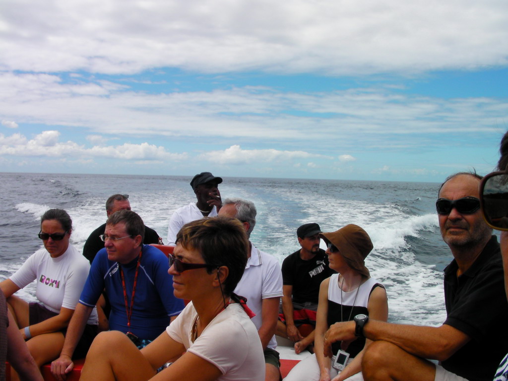 Marrrrtiiiniiique!!!!: une journée avec Jean-Guy, le géant Bozambo etla ...