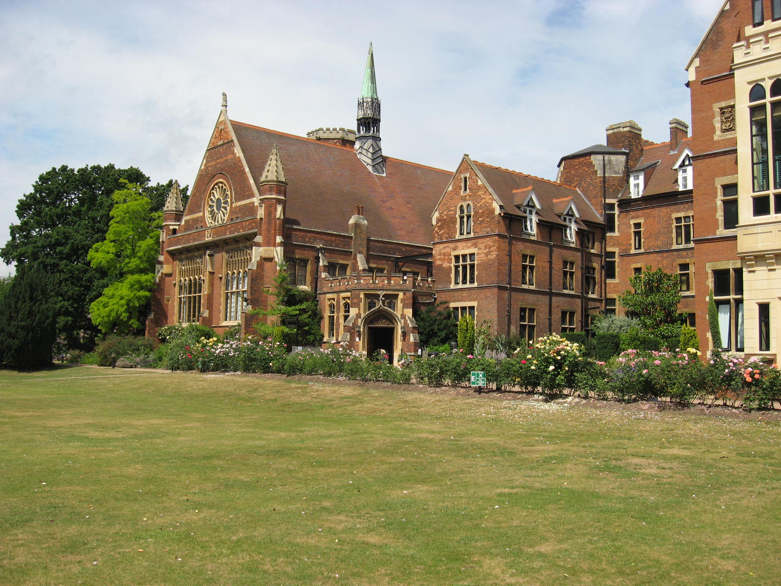 TEACHING ENGLISH AT SCUOLA MEDIA