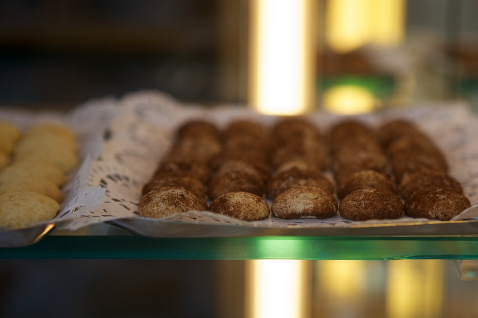 J And J Eat Their Way Around The World: Pasteis Meia Lua (Lisbon, Portugal)