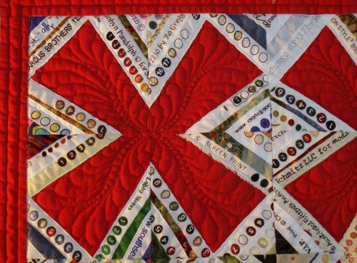 Selvage Blog: Bari's Little Red Zinger Quilt