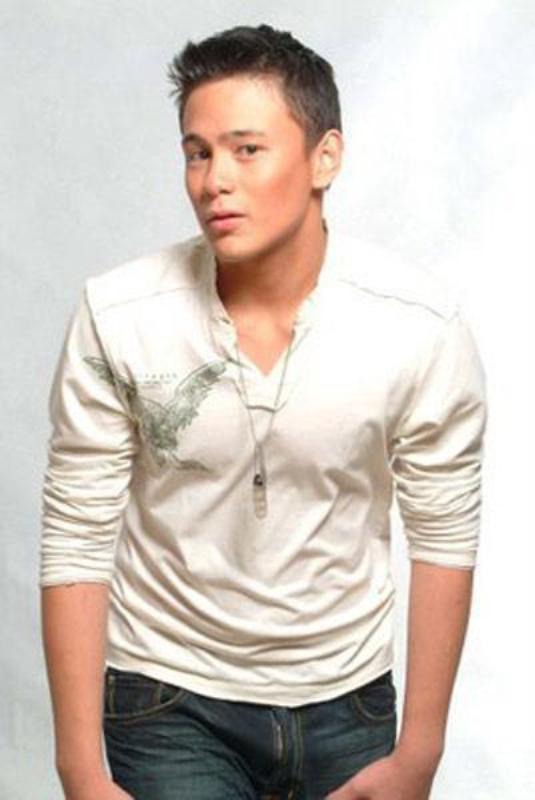 SHOWBIZ LAUGHLINES: Kiko Junio