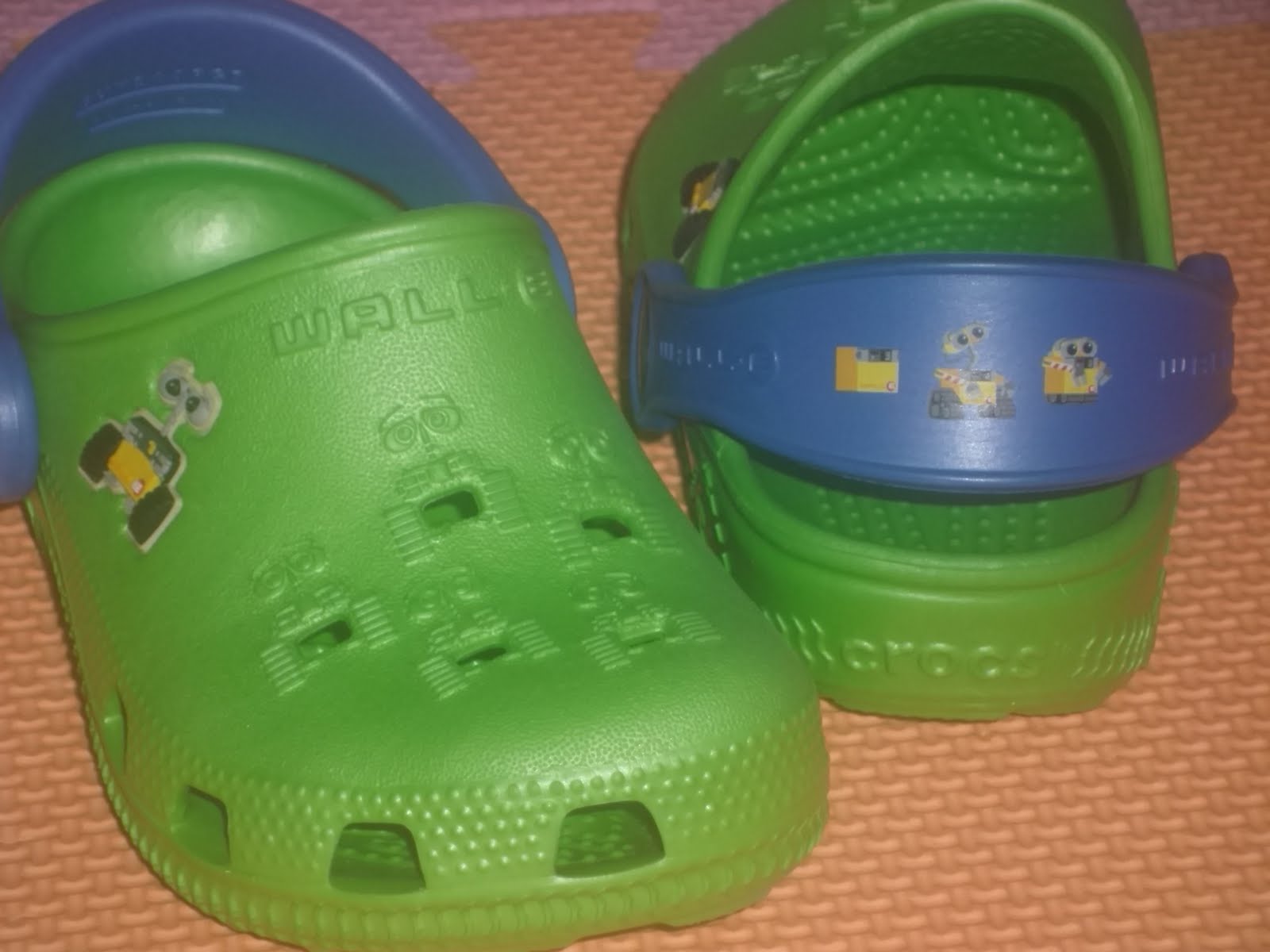 Kids' Classic Wall-E Crocs | Shopping with Kurt Alexander