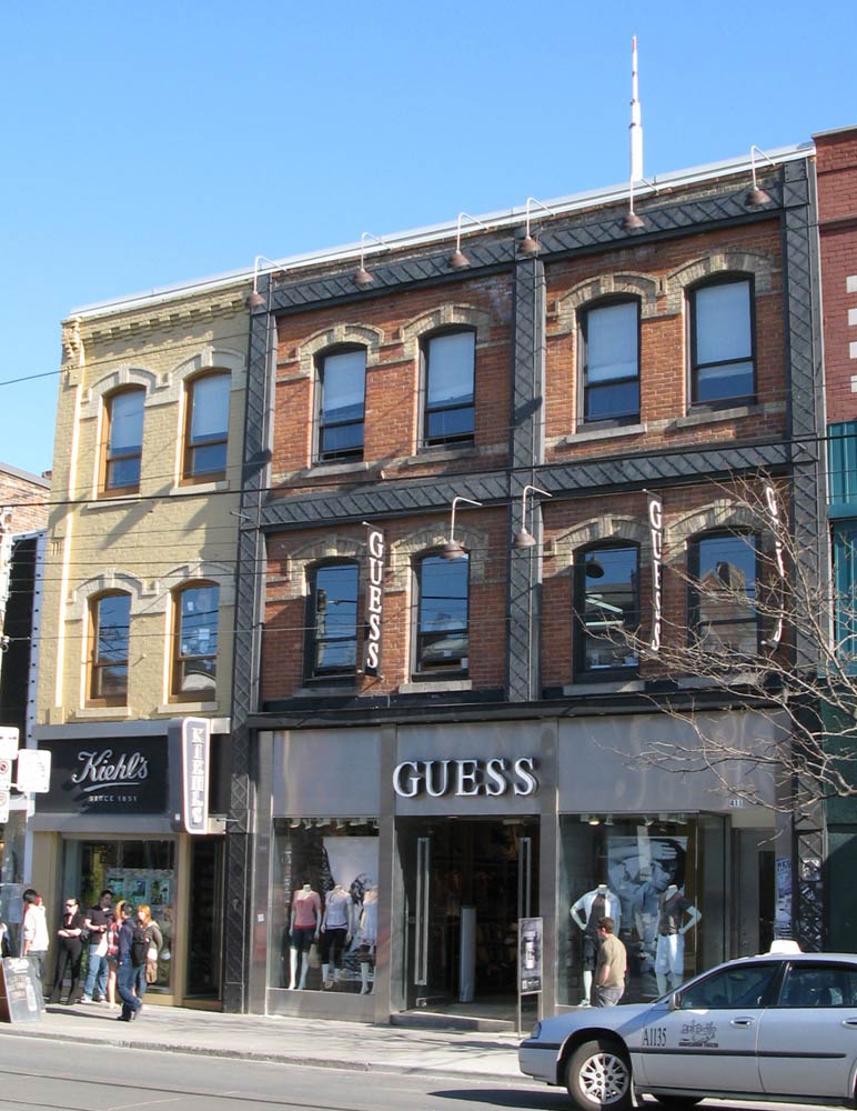 Toronto: Toronto Stores on Queen Street