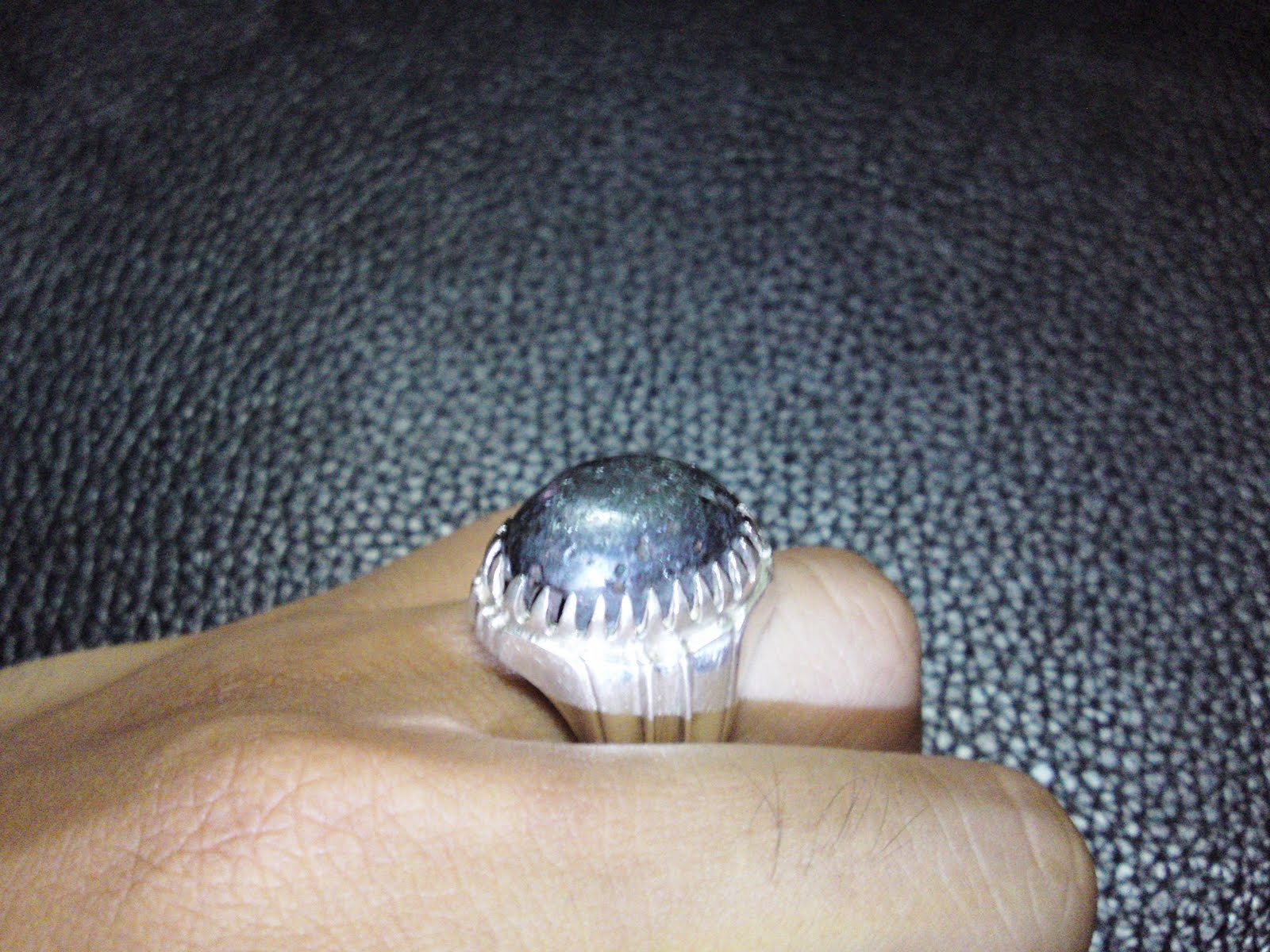 BLOG KOLEKSI MEGA MISTIK DAN ANTIK ANTARABANGSA: Cincin Tahi Besi Hitam ...