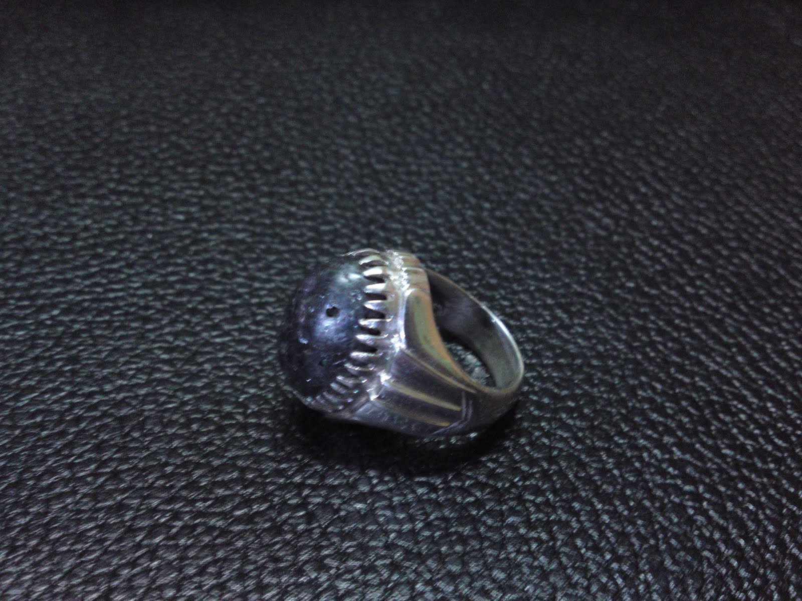 BLOG KOLEKSI MEGA MISTIK DAN ANTIK ANTARABANGSA: Cincin Tahi Besi Hitam ...