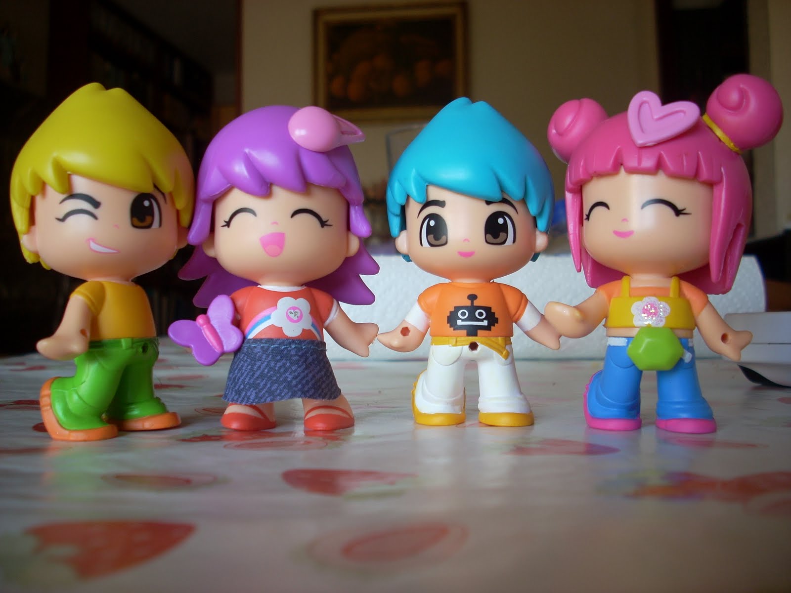 La Ratita Juega con muñecas: Pin y Pon