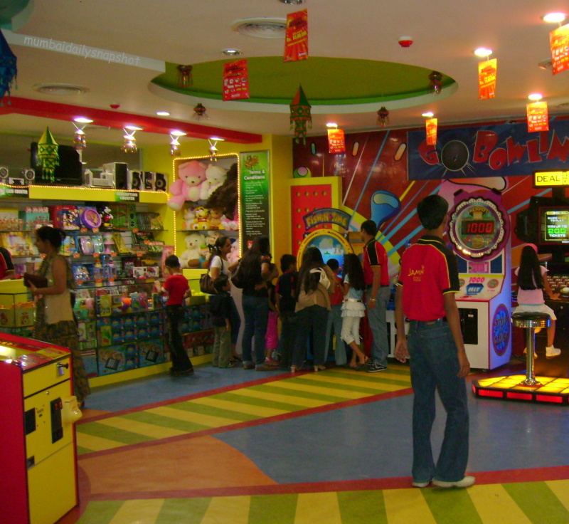 Mumbai Daily Snapshot: Weekend Snapshot #16 : Gaming Zone At Mega Mall