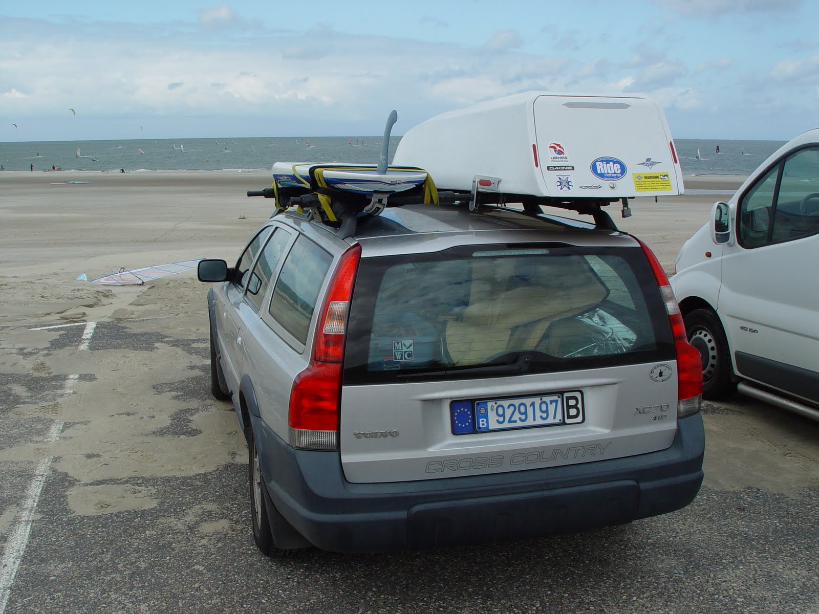 Chuck's Sea, Wind, Sky Chronicles: Custom Sail- Mast Roof Rack Quiver ...