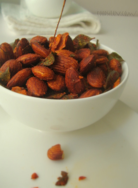 Simply Delicious: SPICY ROASTED ALMONDS
