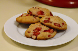 Laine's Recipe Box: Strawberry Shortcake Cookies