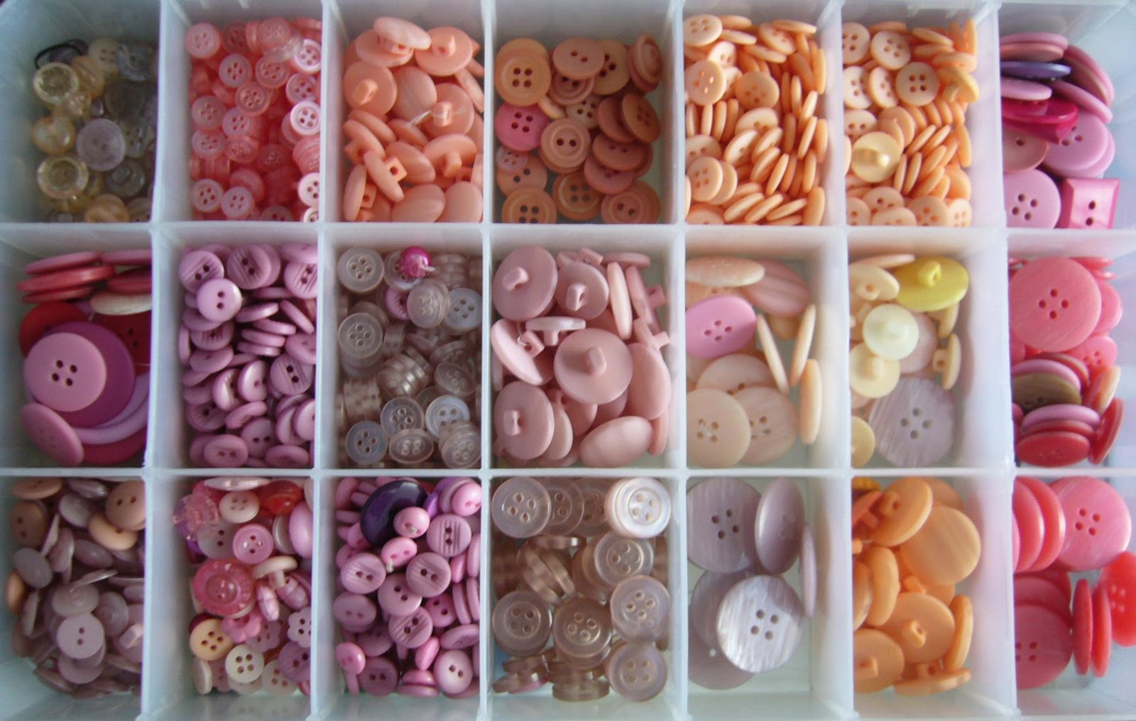 Ana Caldatto : Botões... botões e botões DICA de como organiza-los