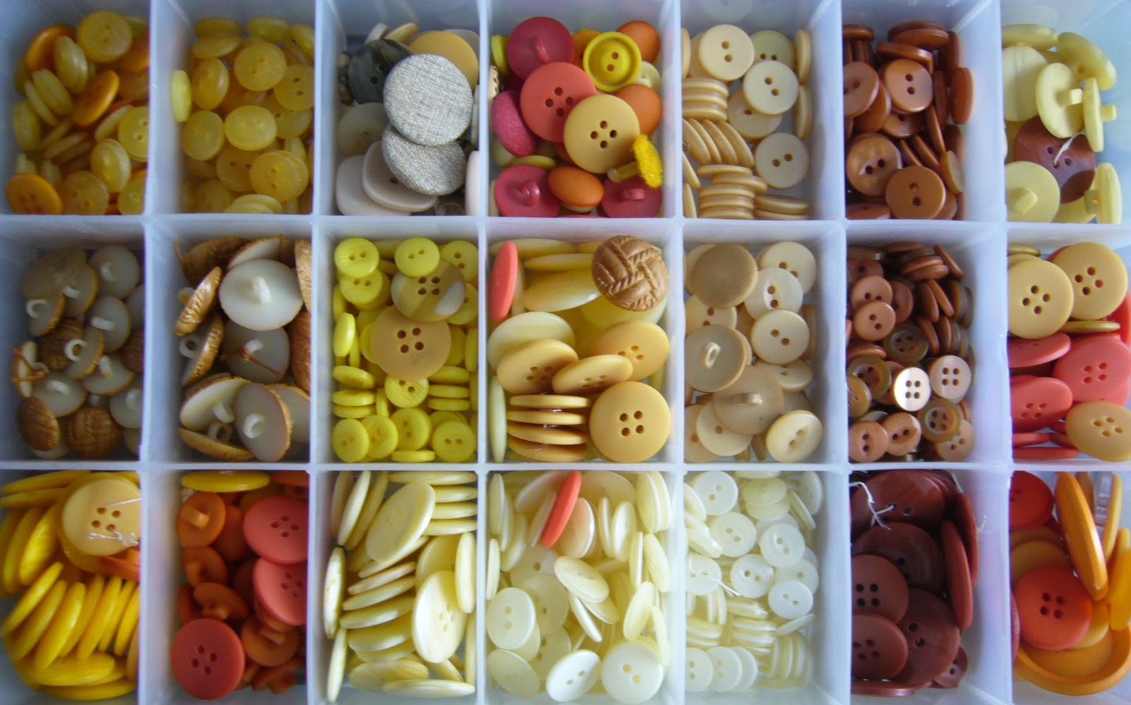 Ana Caldatto : Botões... botões e botões DICA de como organiza-los