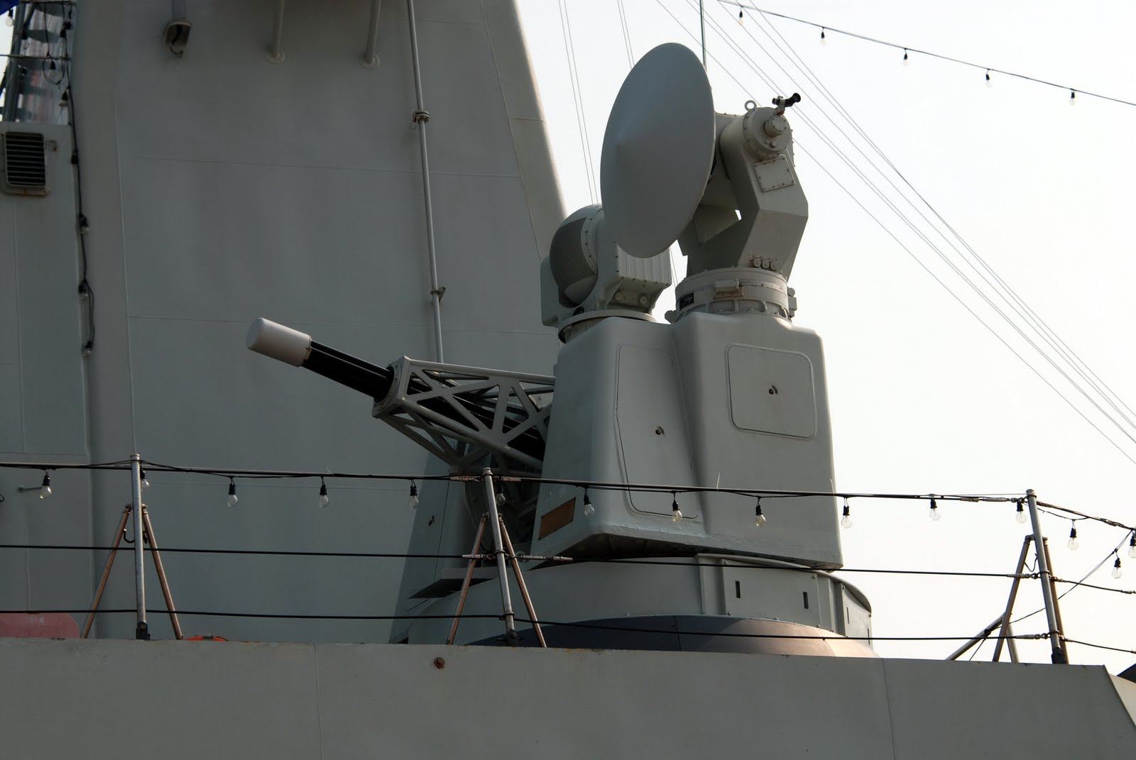 China Defense Blog: Photos of the Type 052B Luyang class "Chinese Navy ...