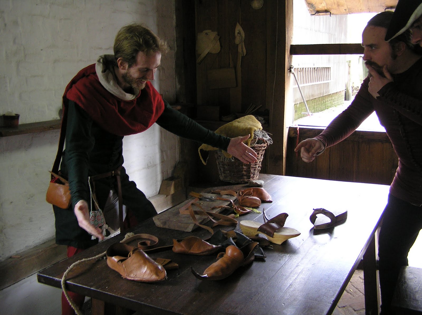 THE EVIL SHOEMAKER (and the dumb merchant?) - Deventer Burgerscap