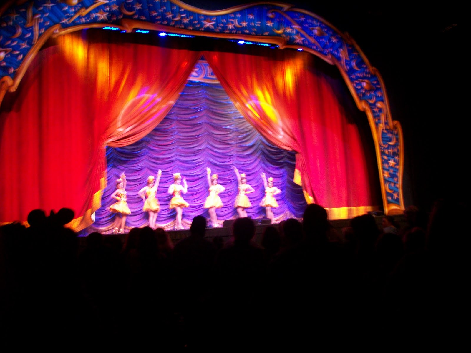 sassyfrazz: Disney Live! Mickey Mouse Magic Show
