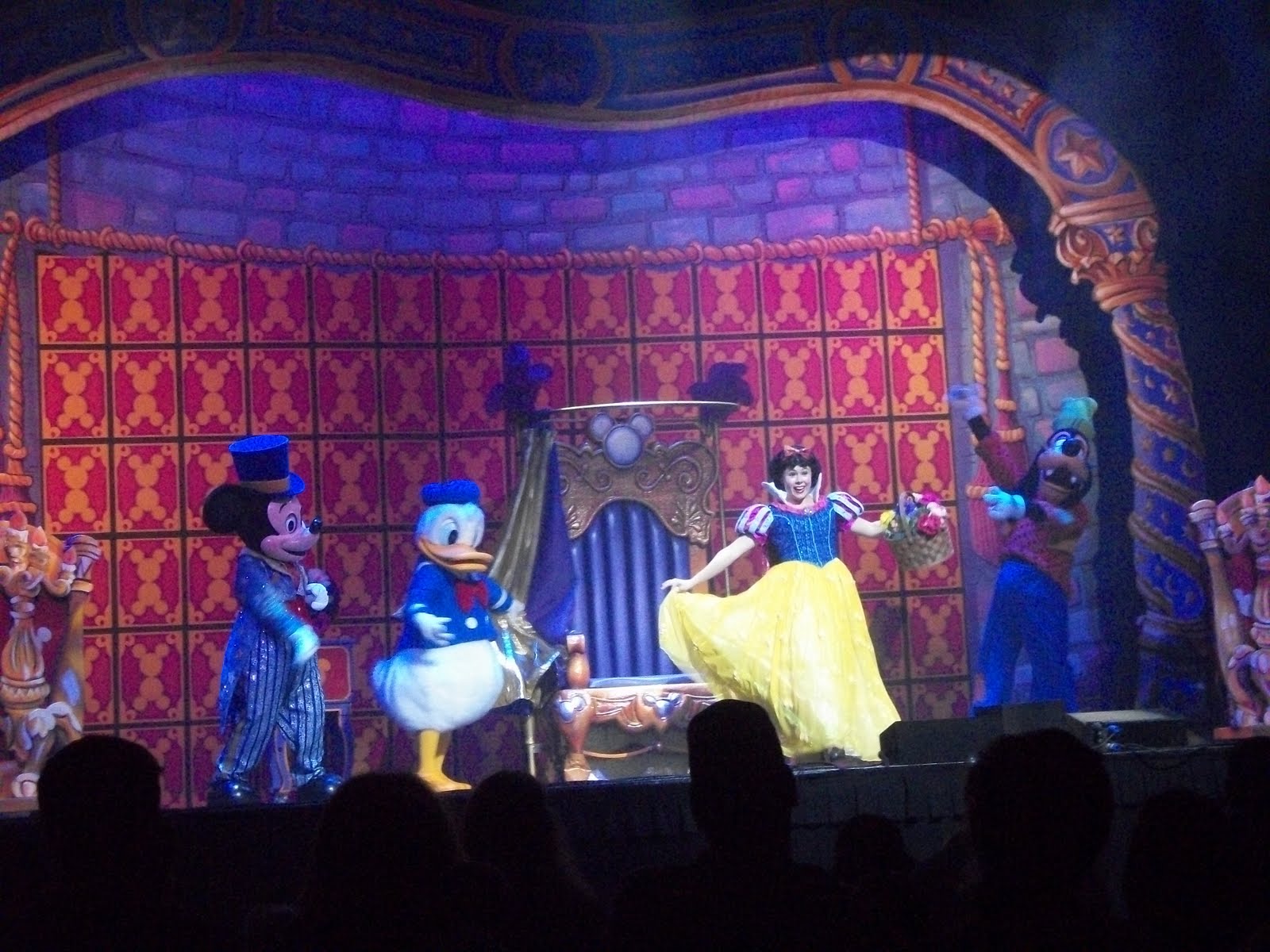 sassyfrazz: Disney Live! Mickey Mouse Magic Show