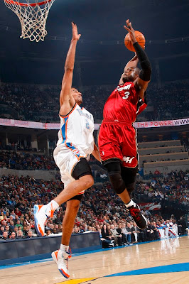 You Got Dunked On: 2009-2010 NBA Regular Season: Dwyane Wade Dunks On ...