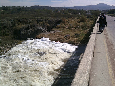 "Bien" tapatíos: Infame contaminación del Río Santiago
