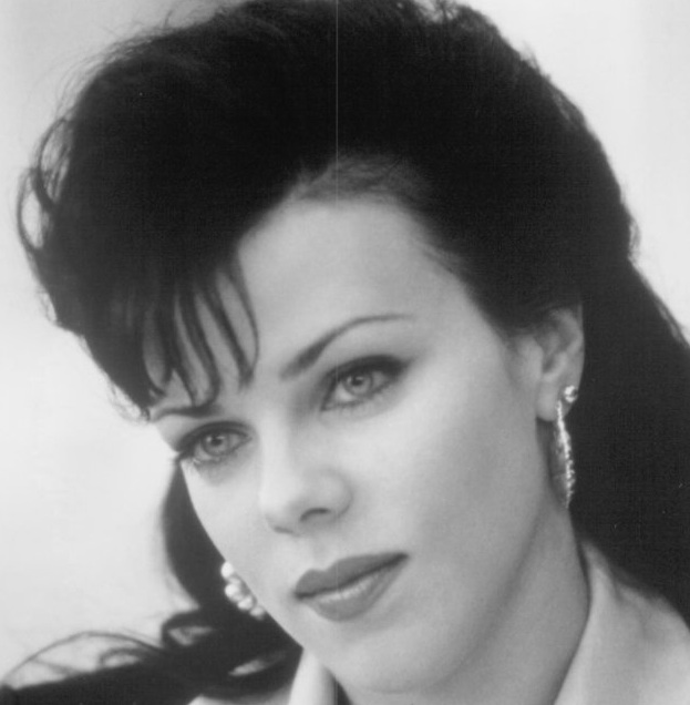 Pin by Harold Harrison on Debi Mazar | Debi mazar, Female role models ...
