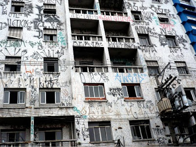 Graffmonton: Sao Paulo, Brazil + Graffiti = Pixacao!