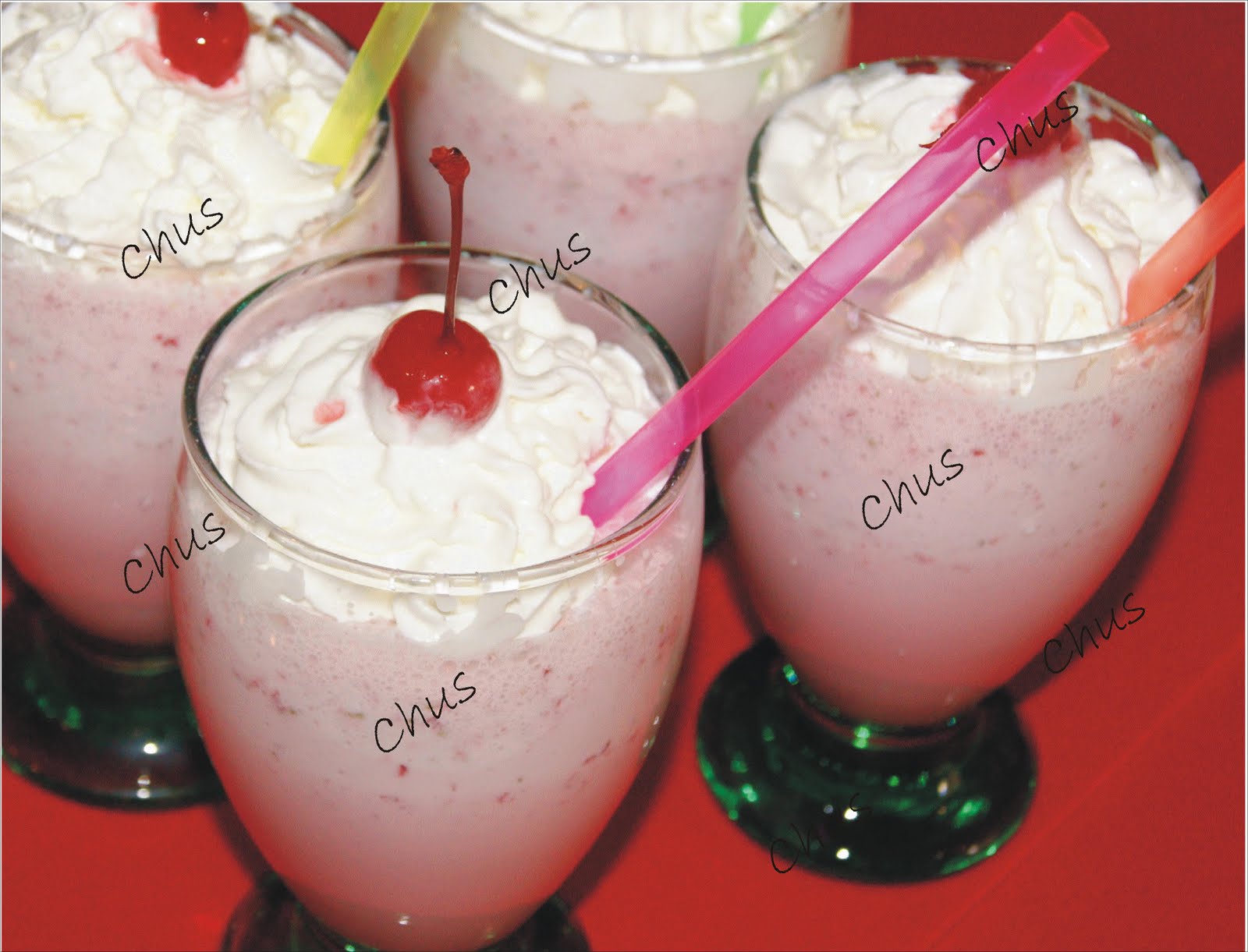 CHUSMAKER: Helado y Tarta de fresas.