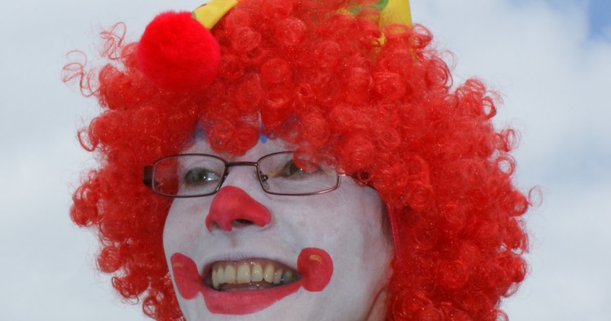 Tour Scotland: Tour Scotland Photograph Clown Coupar Angus
