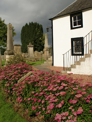 Tour Scotland: Tour Scotland Photographs Dalserf Parish Church And Cemetery