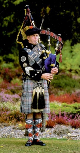 Tour Scotland: Photograph Royal Piper Scotland