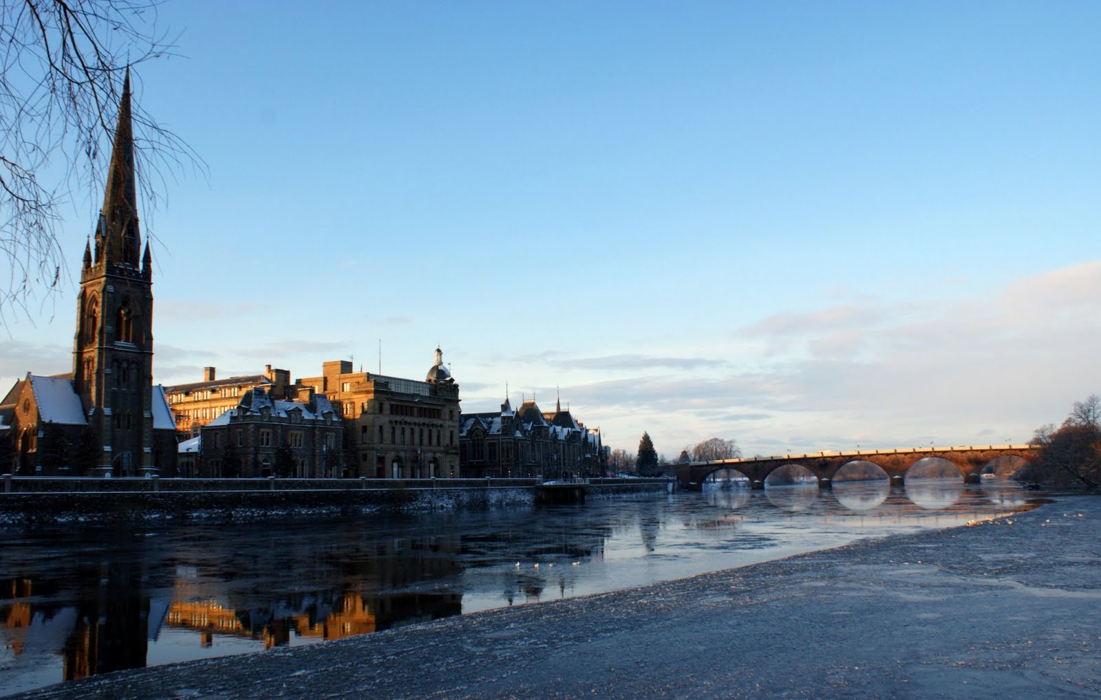 Tour Scotland: Tour Scotland Winter Photograph Freezing River Tay