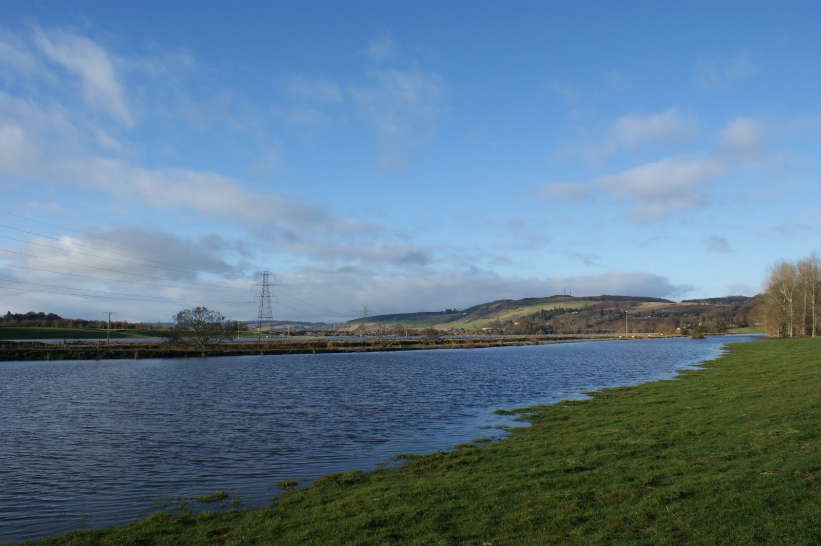 Tour Scotland: Tour Scotland Photograph Flooding River Earn