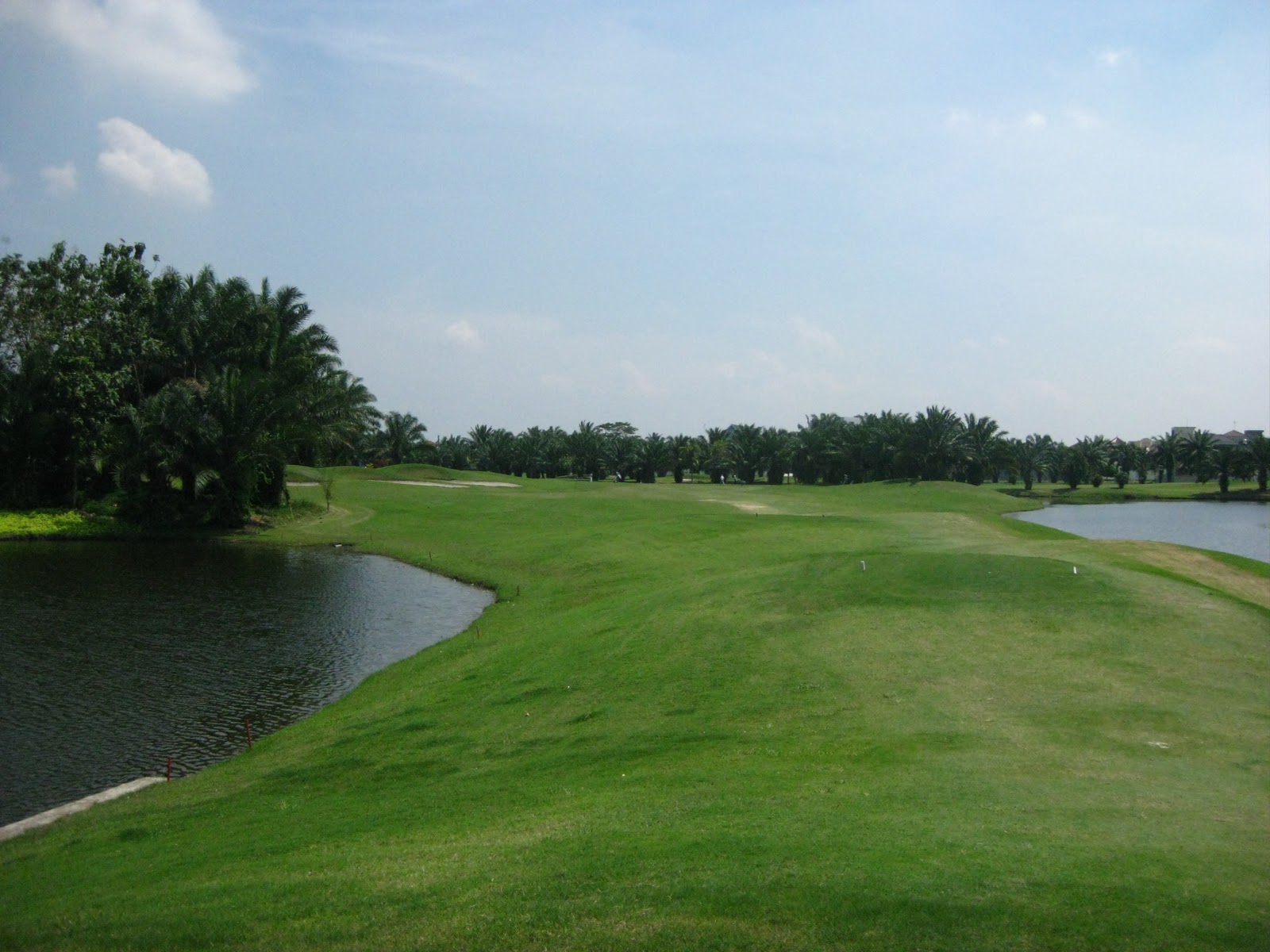 Green Hacker: Medan Golf Trip 2011: Day 2 at the Graha Metropolitan ...