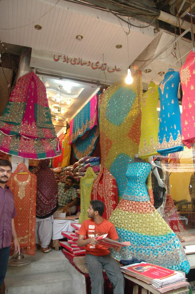 Shiraz Hassan: Lahore: Colors of Kashmiri Bazaar