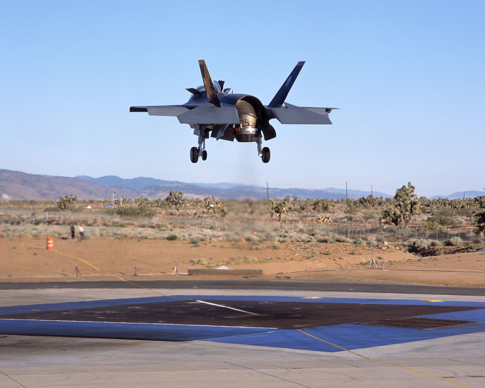 Berita HanKam: Lockheed Martin F-35 STOVL Variant Flies Supersonic