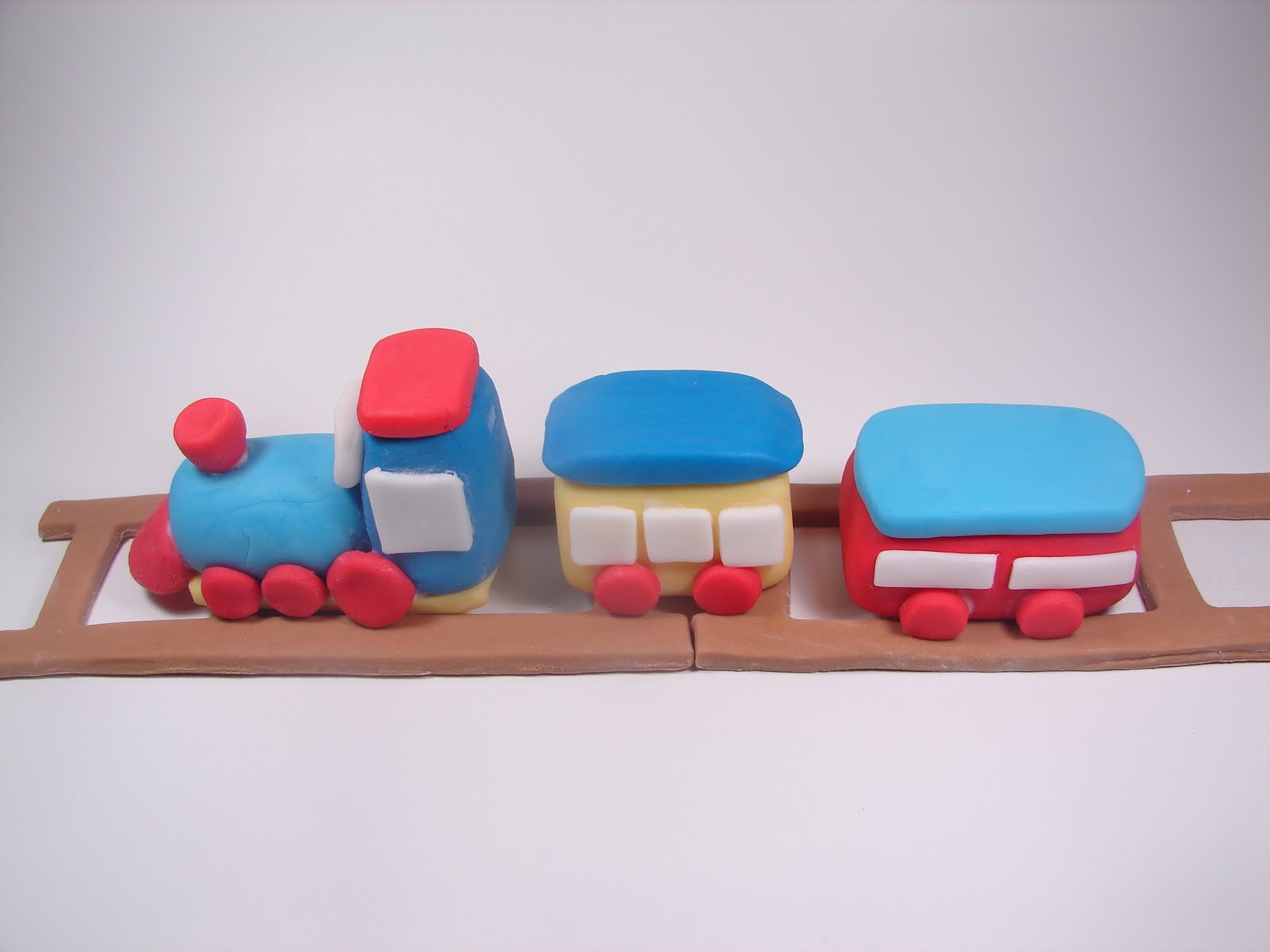 Sweetly Done: Fondant Cake Toppers