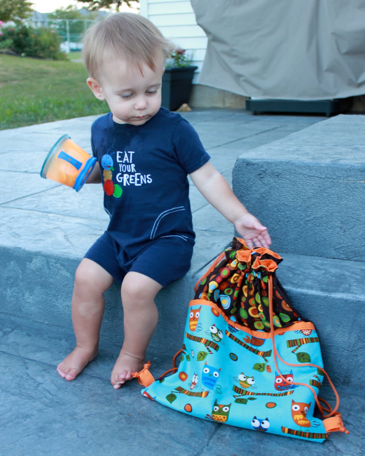 everywhere orange: Drawstring Backpack