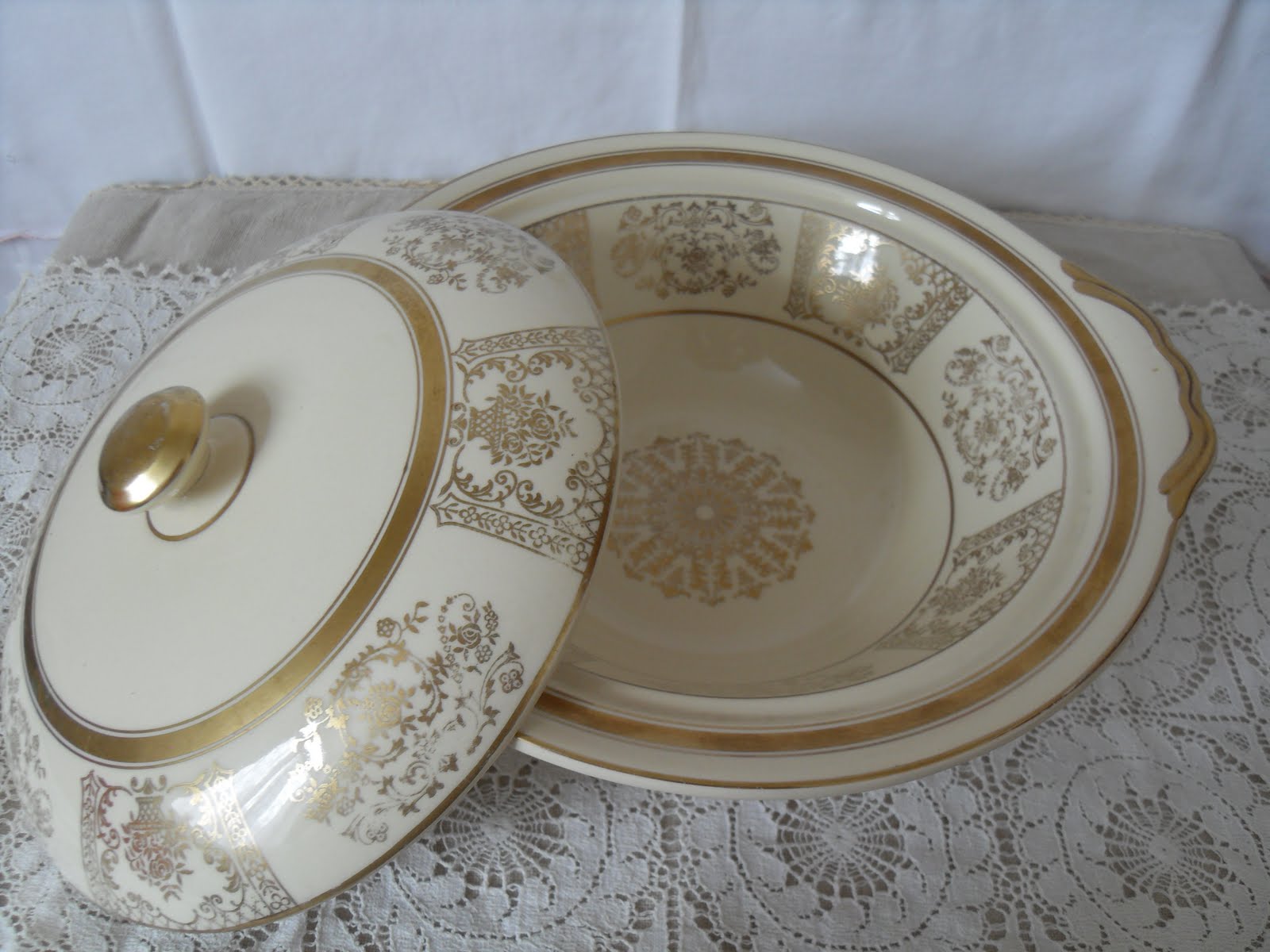 Collectible Items: Johnson Bros Victorian Tureen