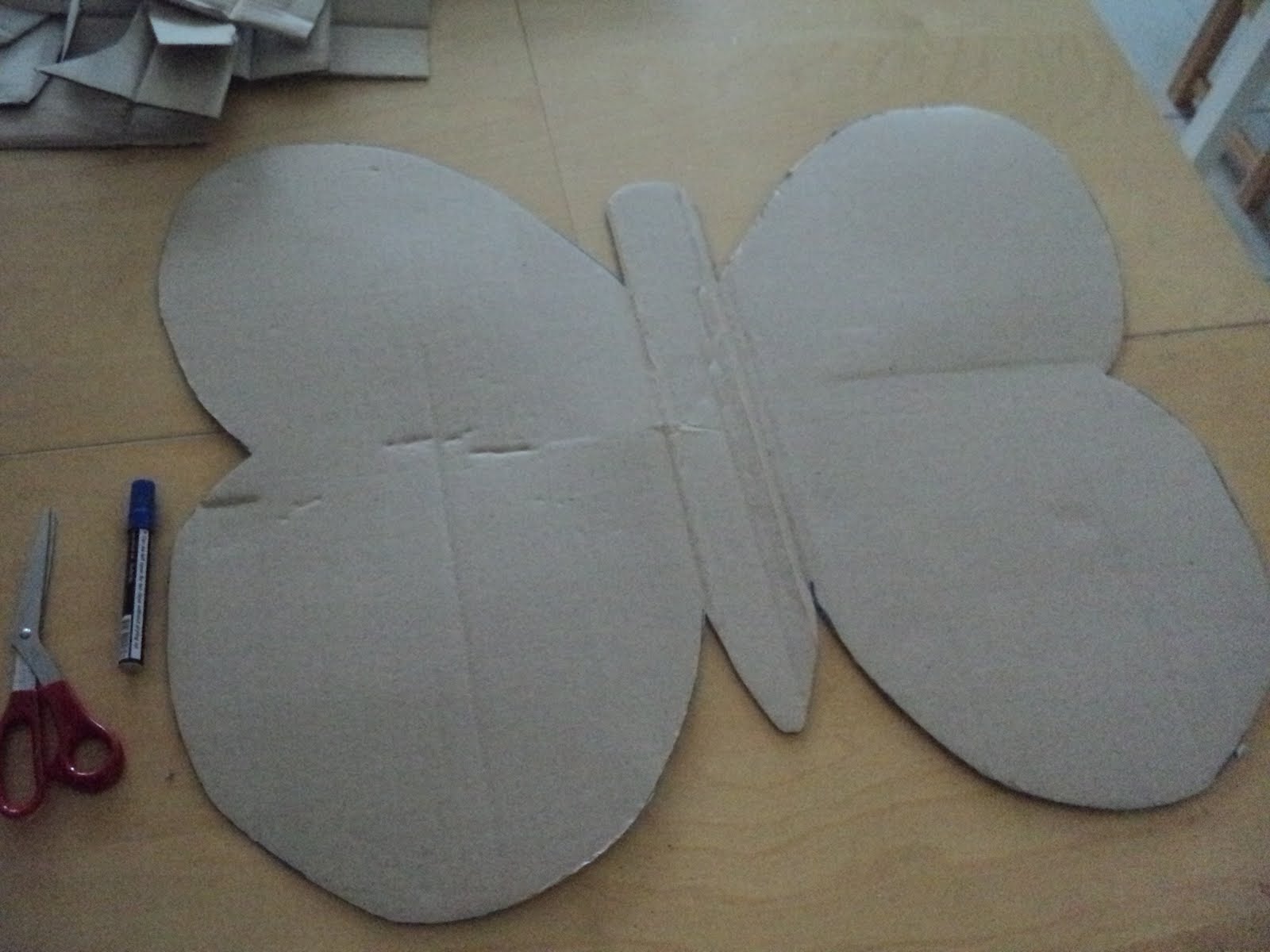 A Little Learning For Two: Cardboard Box Butterfly Wings