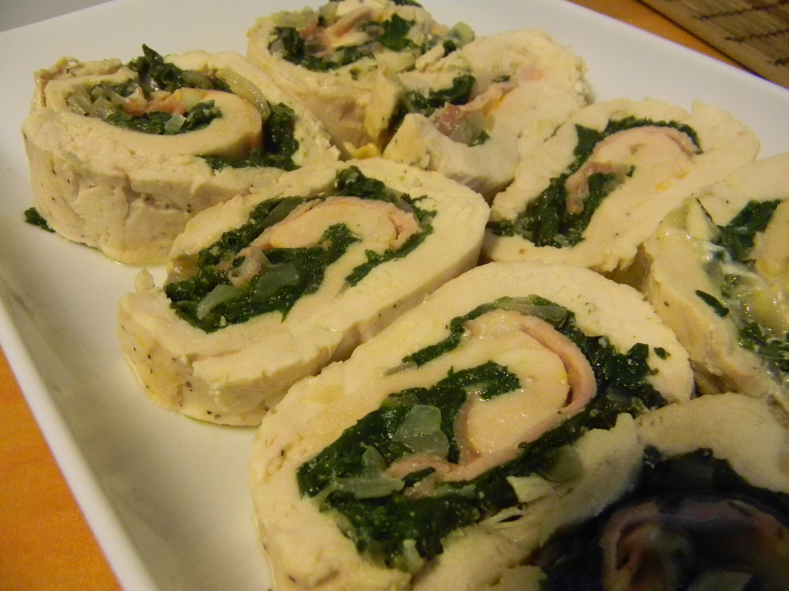 Enrollado de pollo con salsa de champignones - Mi cocina hoy...