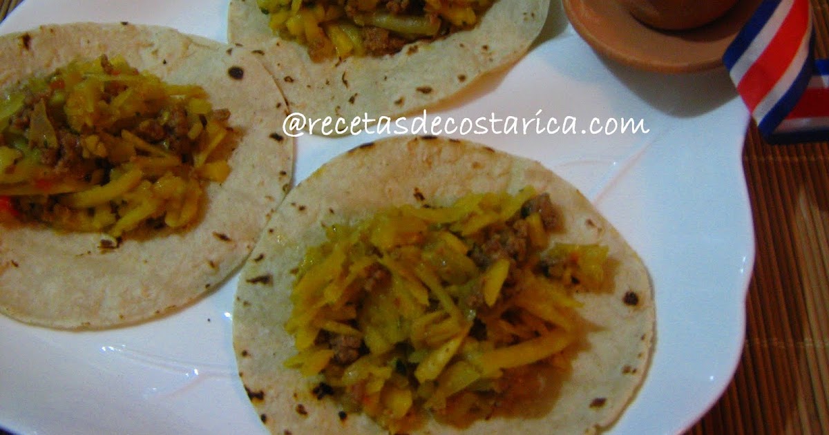 Cocina Costarricense: fruta de pan frita y picadillo