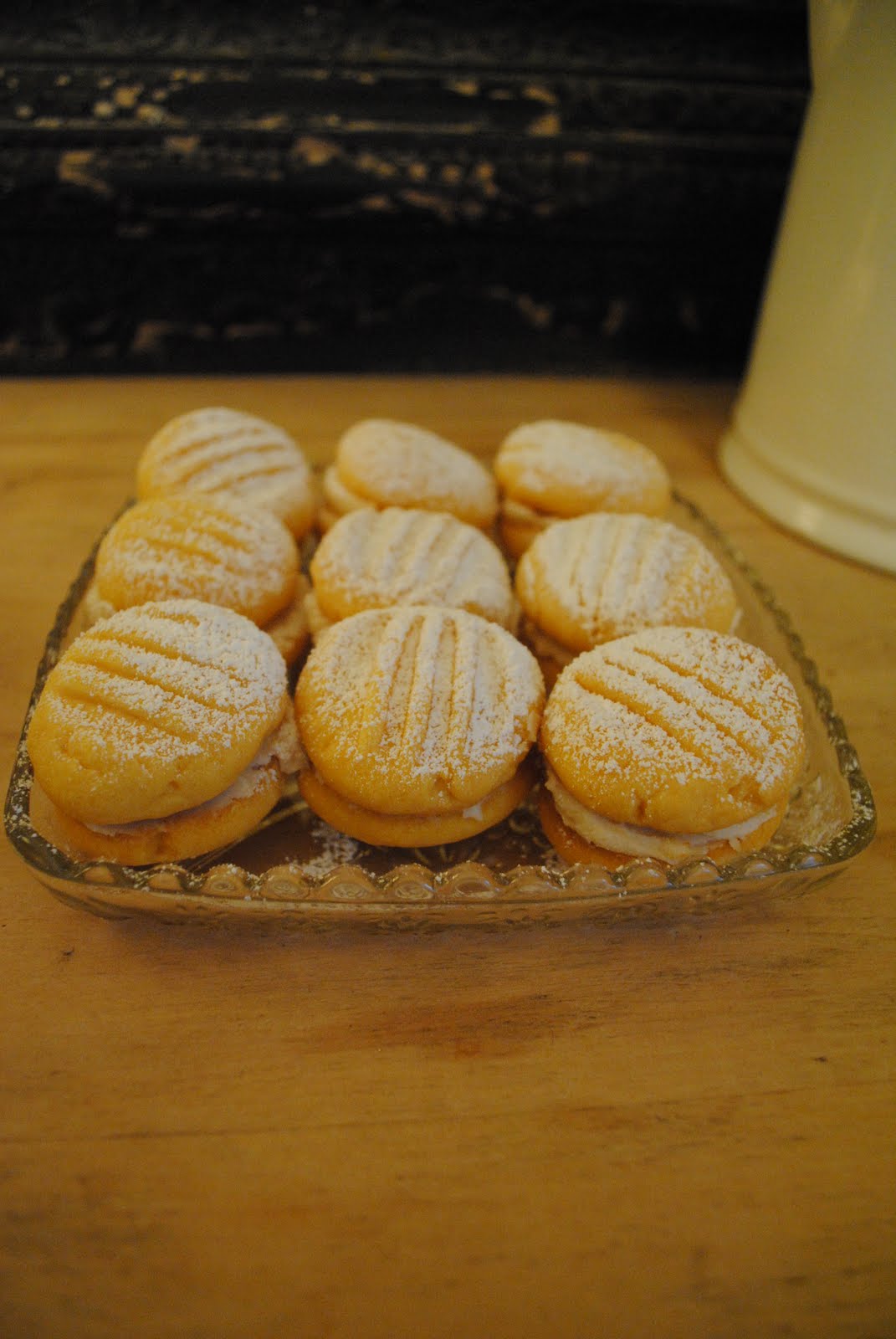 RAZMATAZ: Vanilla Sandwhich Yo-Yo Cookie