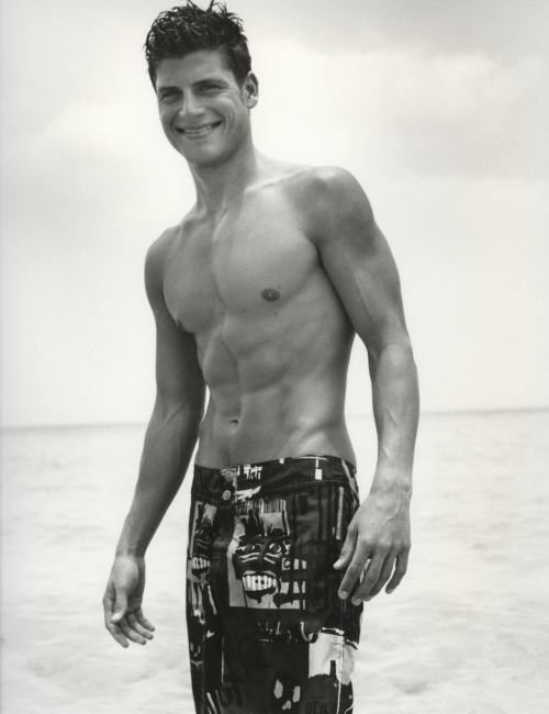 Robert Manners: Picture Post: Sur La Plage