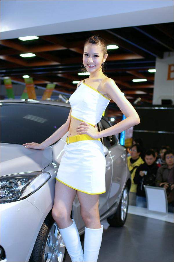 Attract Girls With Alloy Chrome Wheels | AUTO SHOW GIRL OF EXHIBITION