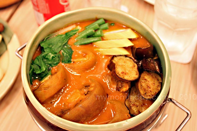 My Mom-Friday: Pinoy Food Shines at Sérye Café Filipino