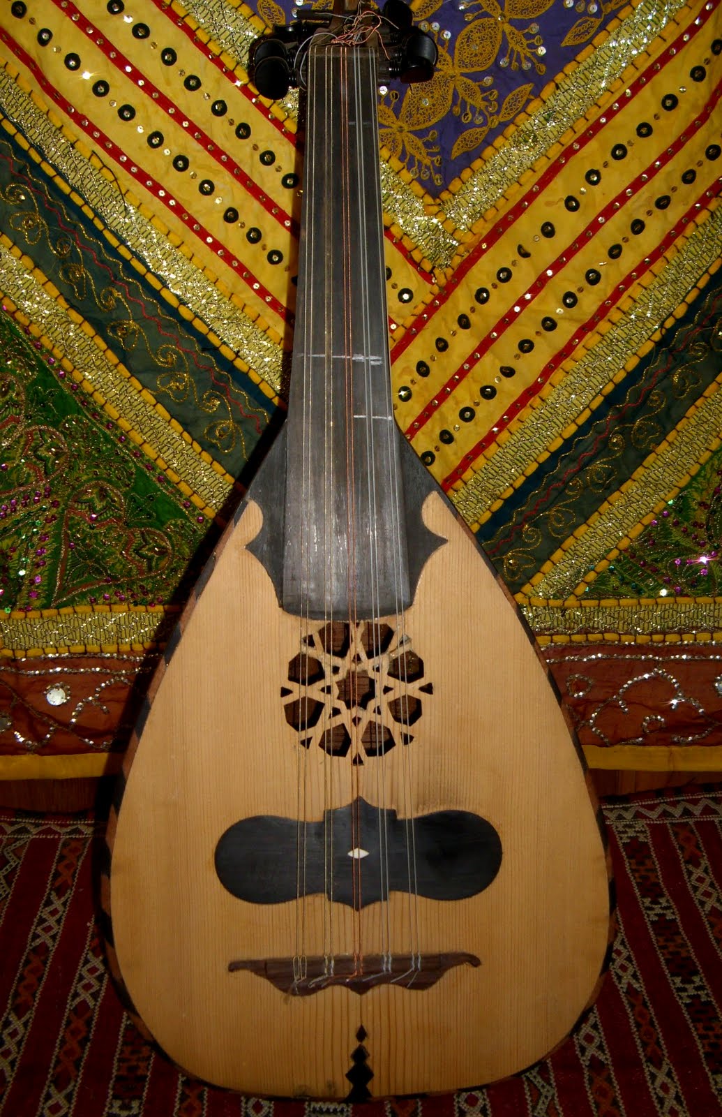 UZMAN ALMERABET: Laúdes (Ud)