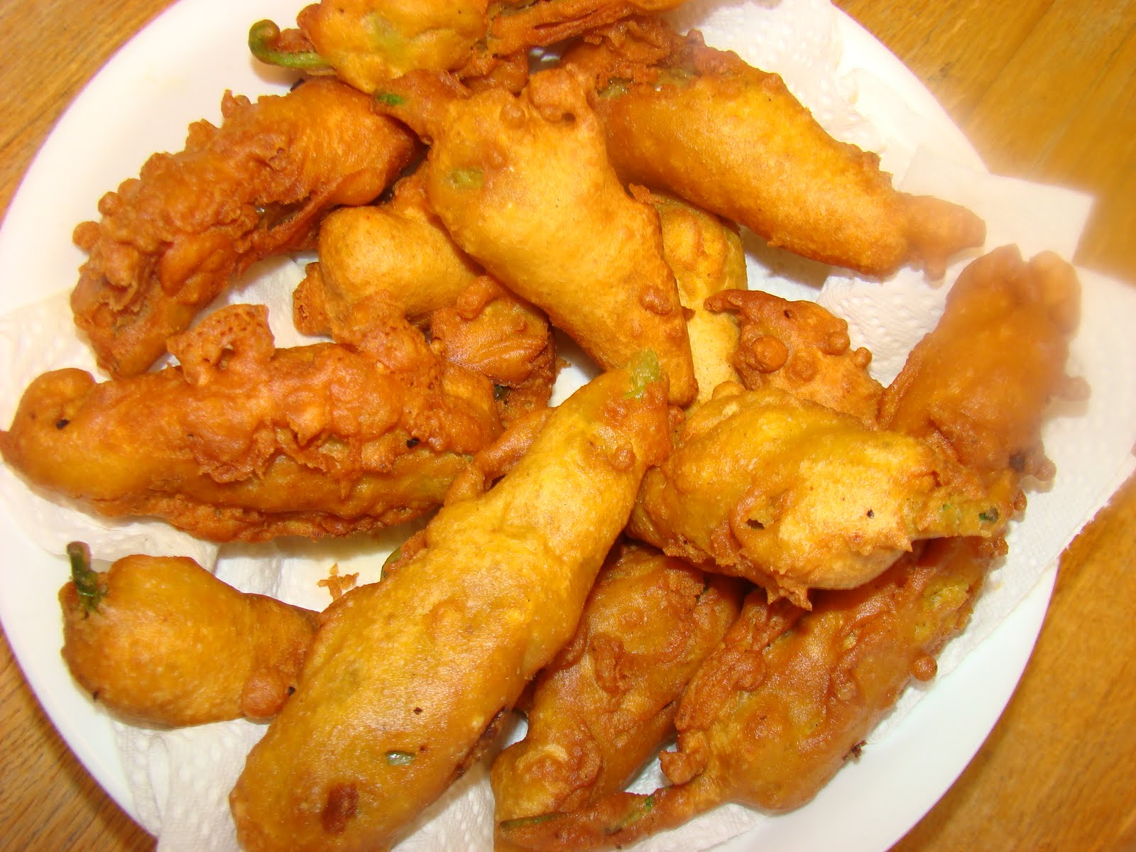 My Favorite Recipes Collection: Hot Chile Peppers Pakoras (Fritters)